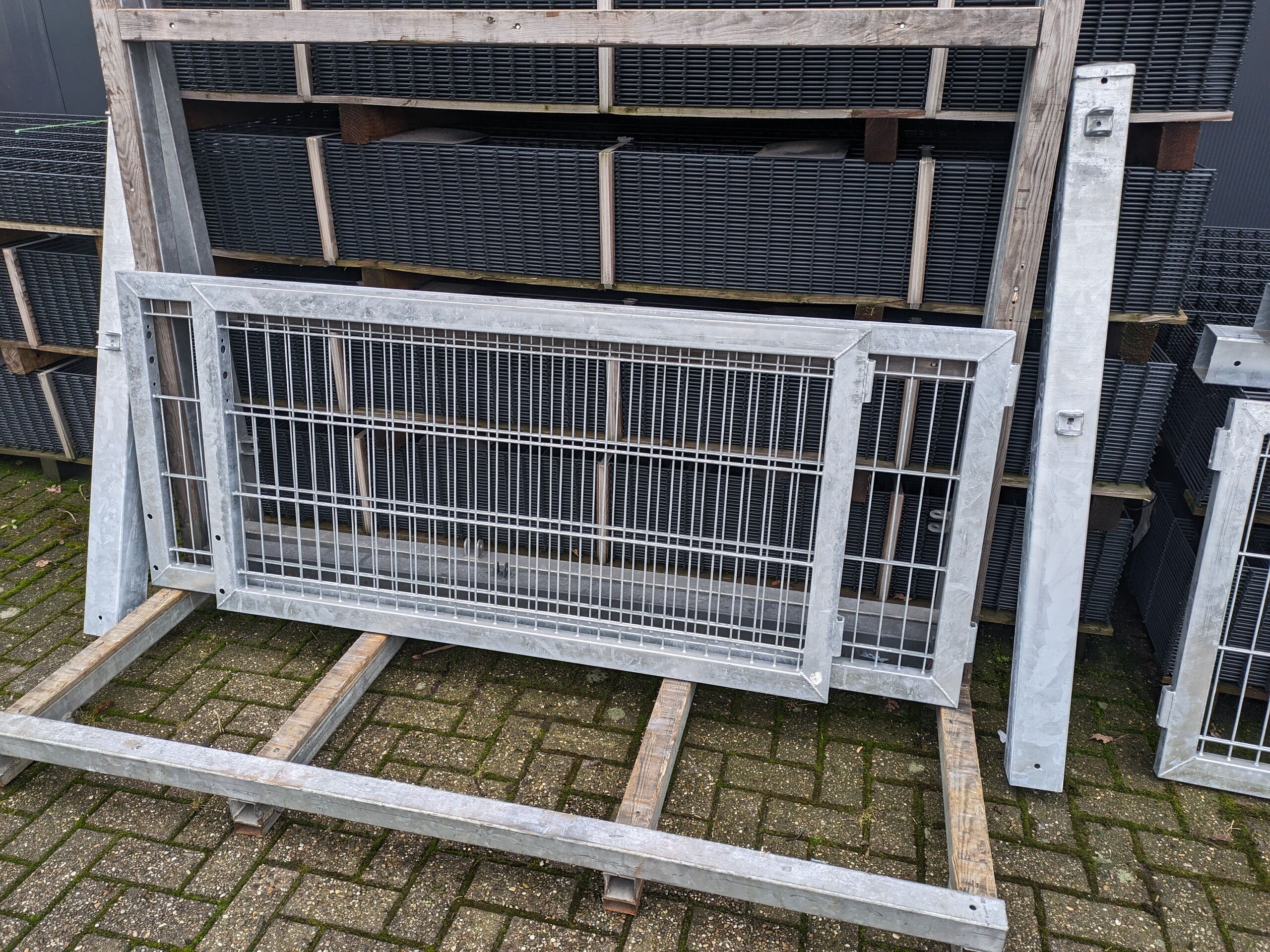 Einfahrtstor Premium Plus 6/5/6 (2-flügelig) asymmetrisch; Verzinkt ...
